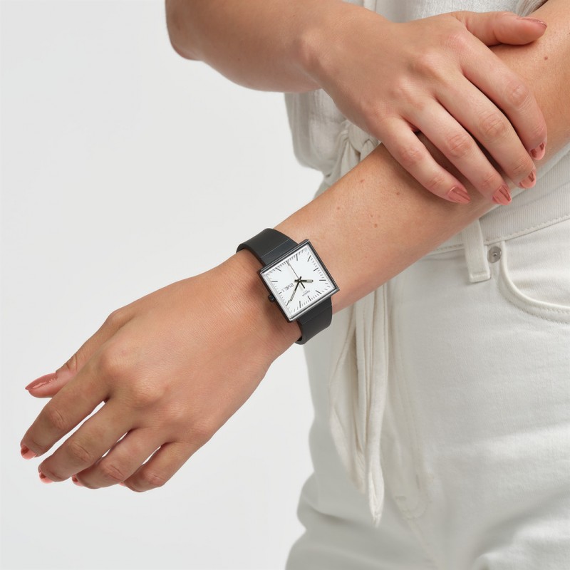 Orologio Swatch WHAT IF…BLACK? SO34B700 | De Wrachien Gioielli